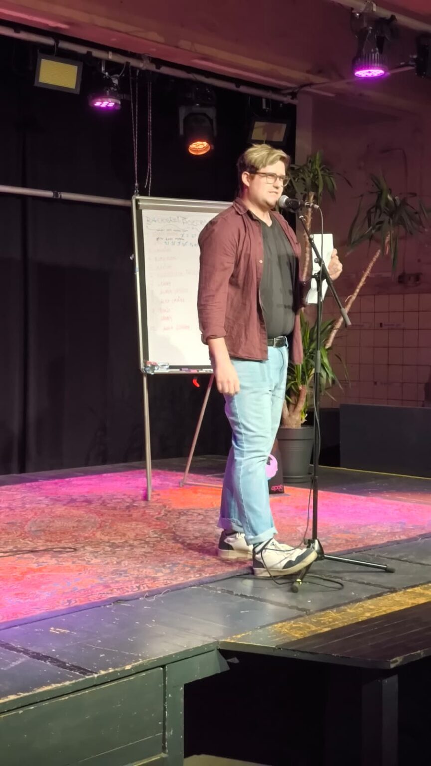 Na na na na na na, Falten, Vögel und heimlich Daten | SPoT - Slam ...